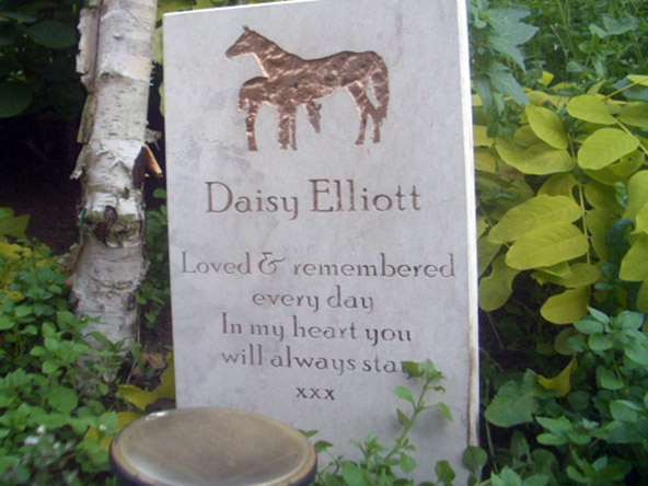 Horse Memorials - Equine Stones, Headstones and Slate Plaques